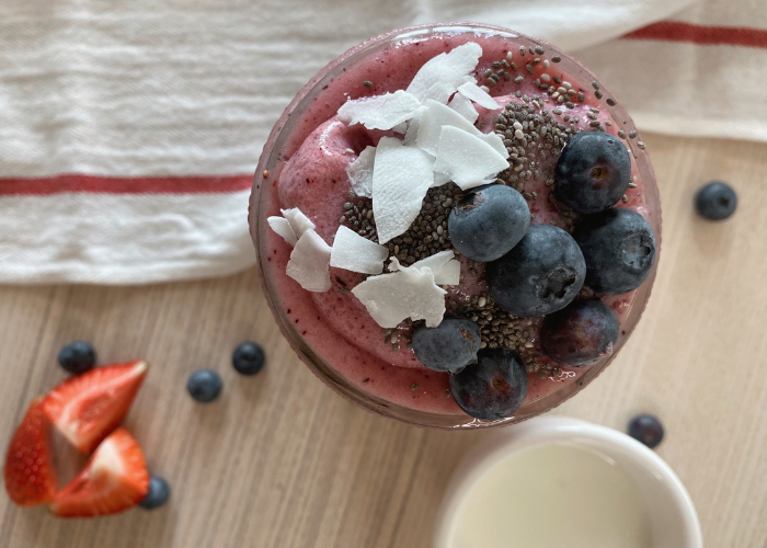 Refreshing Mixed Berry Smoothie