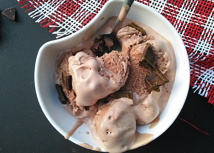 Curry Chocolate Ice Cream